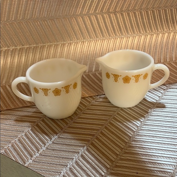 Pyrex | Dining | Vintage Pyrex Set Of Creamer With Golden Butterfly ...